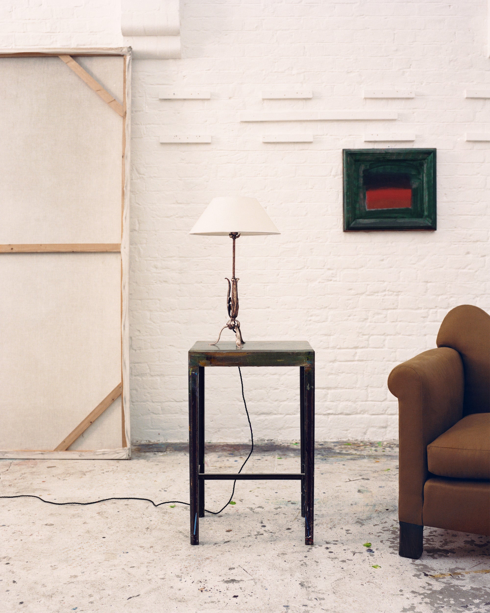 Acanthus Table Lamp in Aged Silver – Moro Dabron