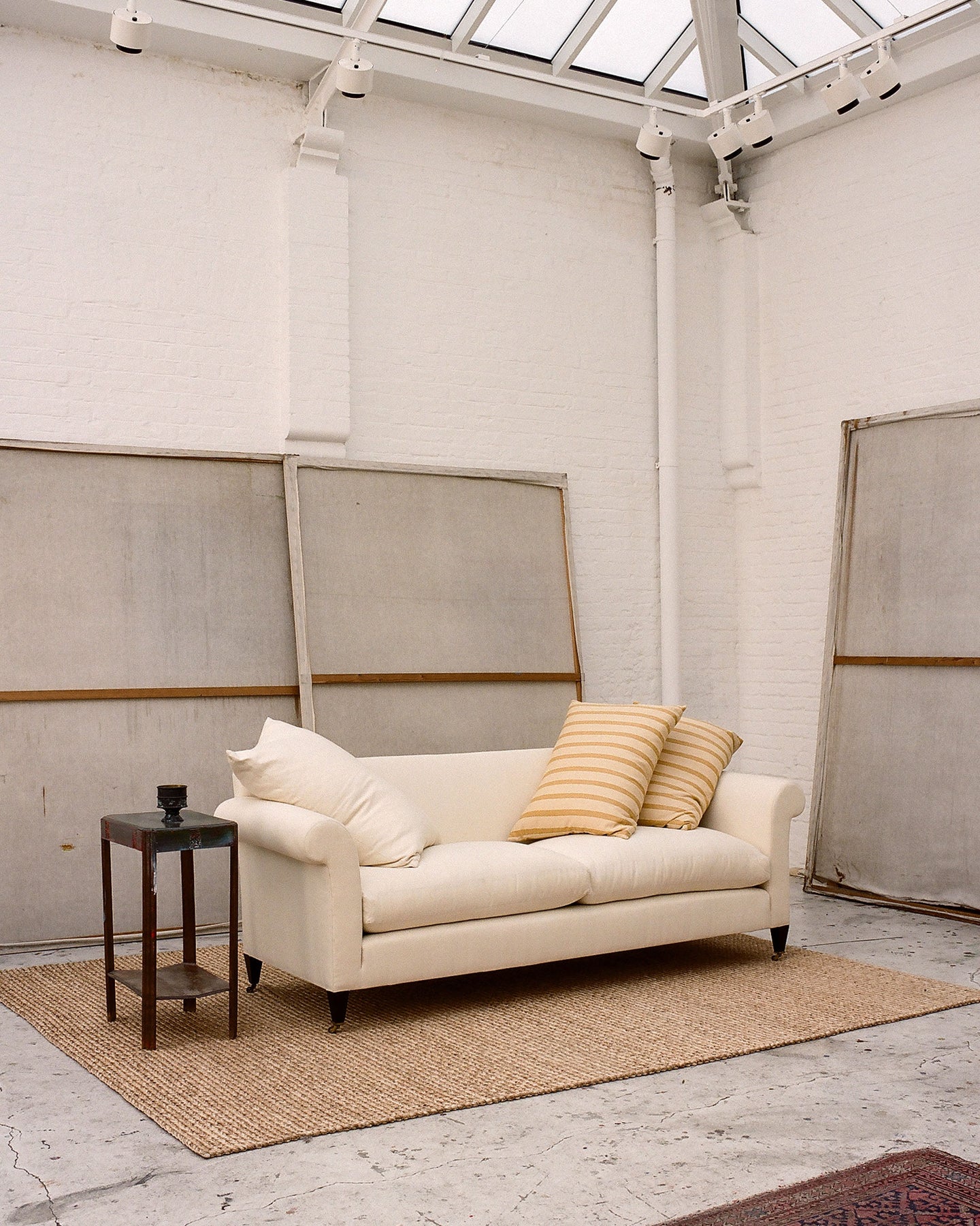 Twill in Stucco – Moro Dabron